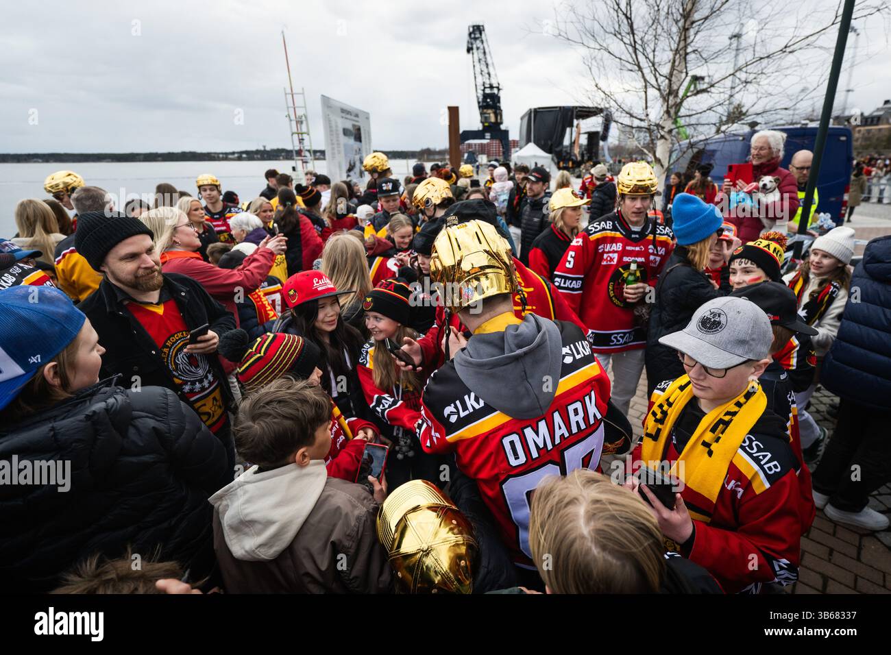 250503 Luleås Linus Omark under firandet av Luleå hockeys SM-guld vid ...