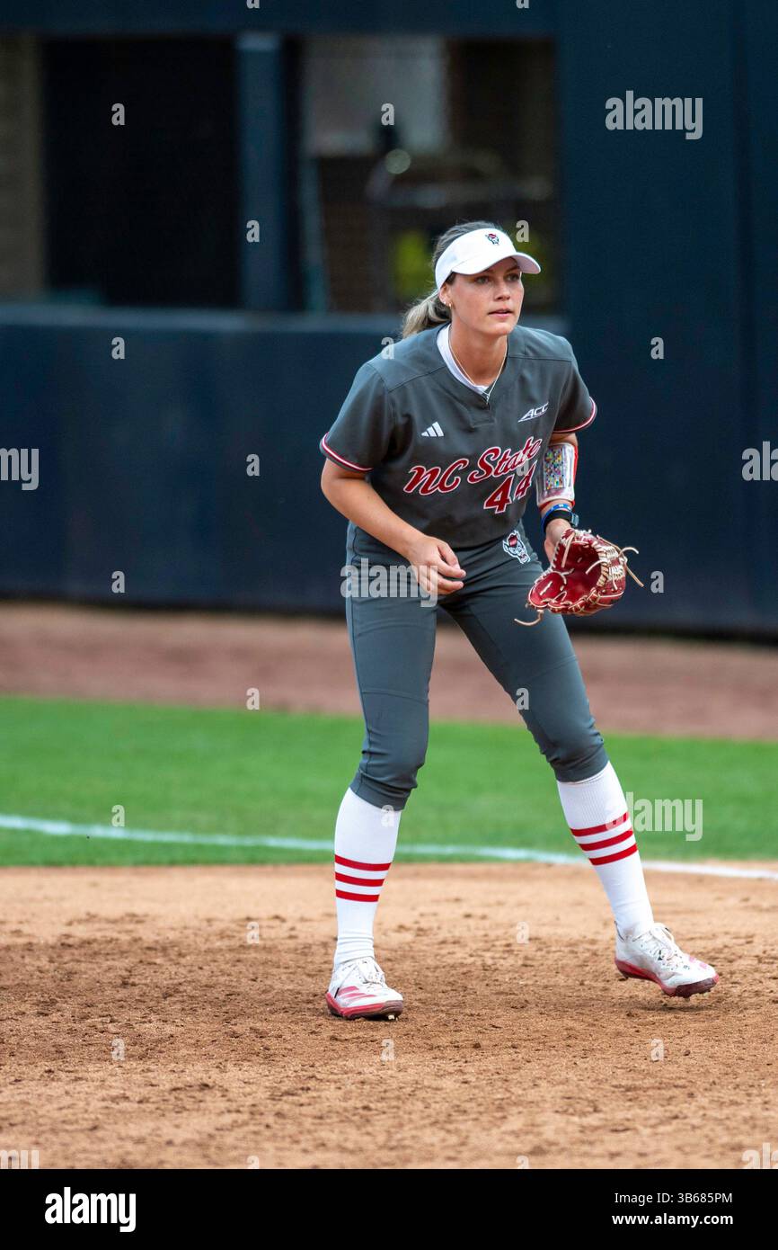 NC State Wolfpack First Baseman Taylor Ensley (44) during an NCAA ...