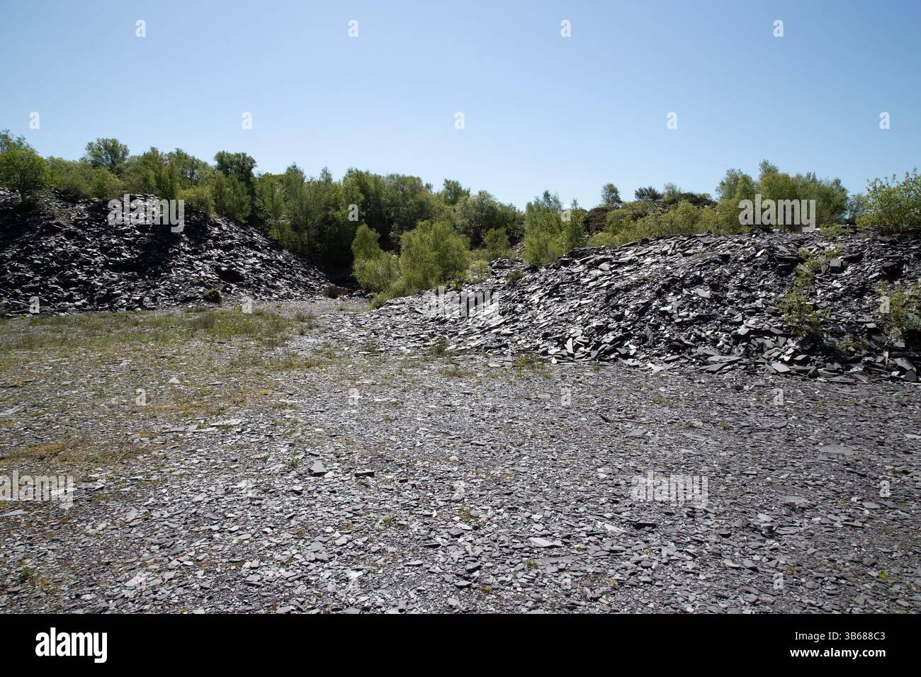 Slate spoil heaps at the now disused Dorothea Quarry in Talysarn, North ...