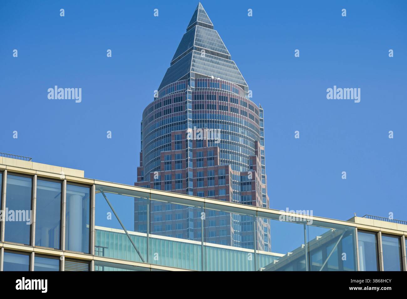 Hochhaus Messeturm, Frankfurt am Main, Hessen, Deutschland ...