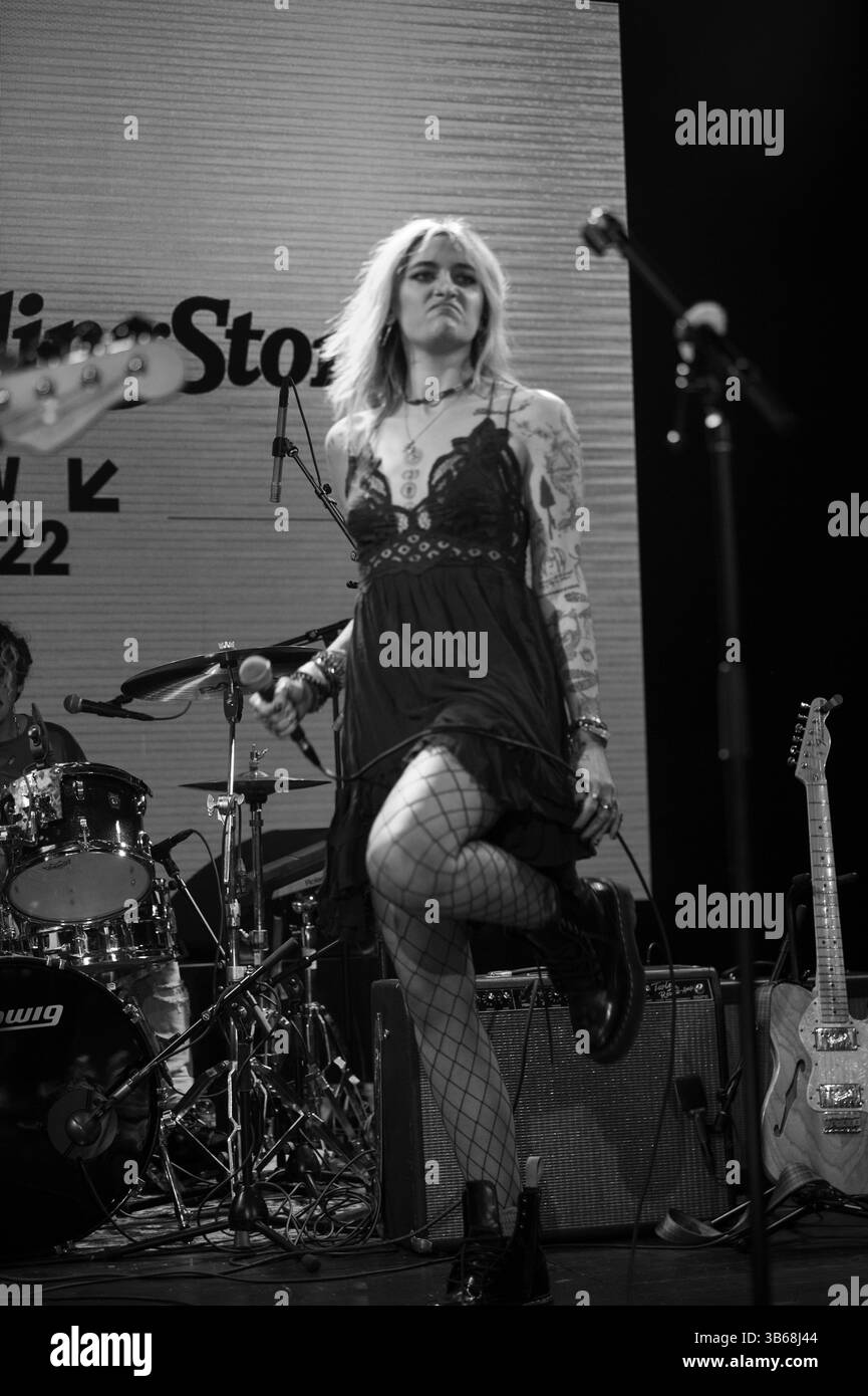 Michael jackson and debbie rowe Black and White Stock Photos & Images ...