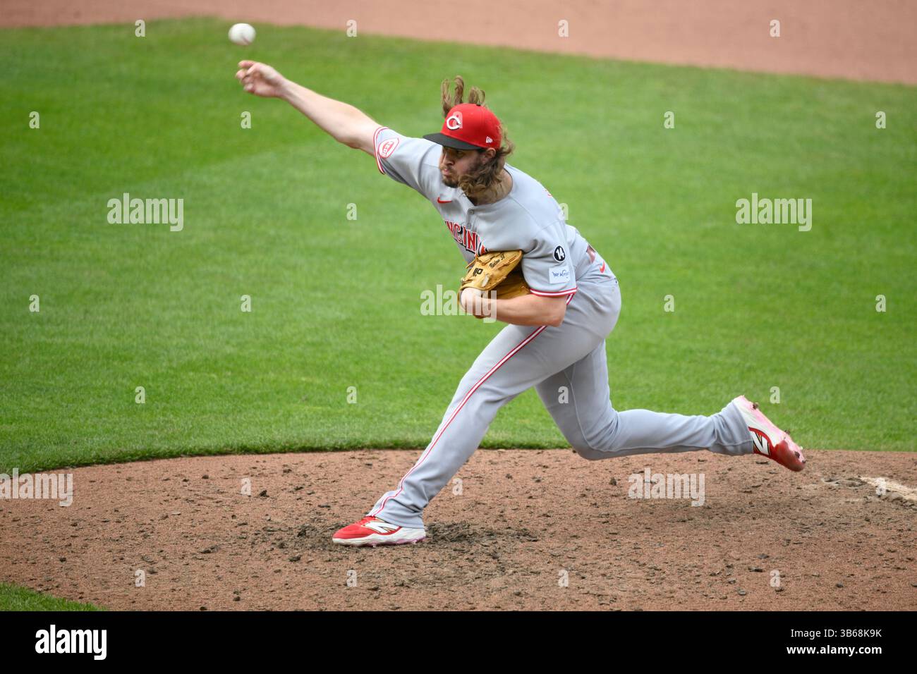 Cincinnati Reds relief pitcher Scott Barlow (58) in action during a ...