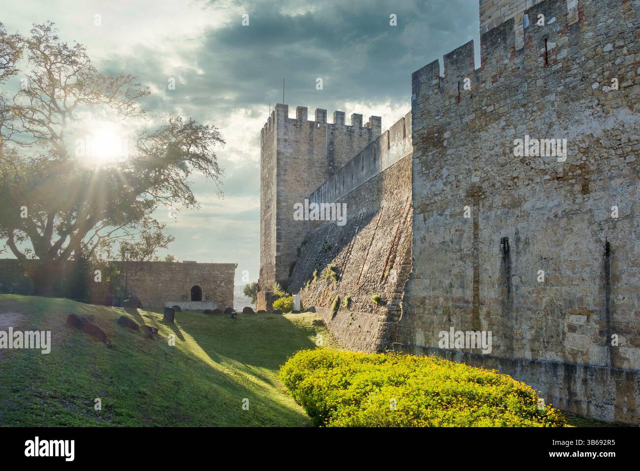 Sunlit Medieval Stone Walls of Castelo de São Jorge in Lisbon, Portugal ...
