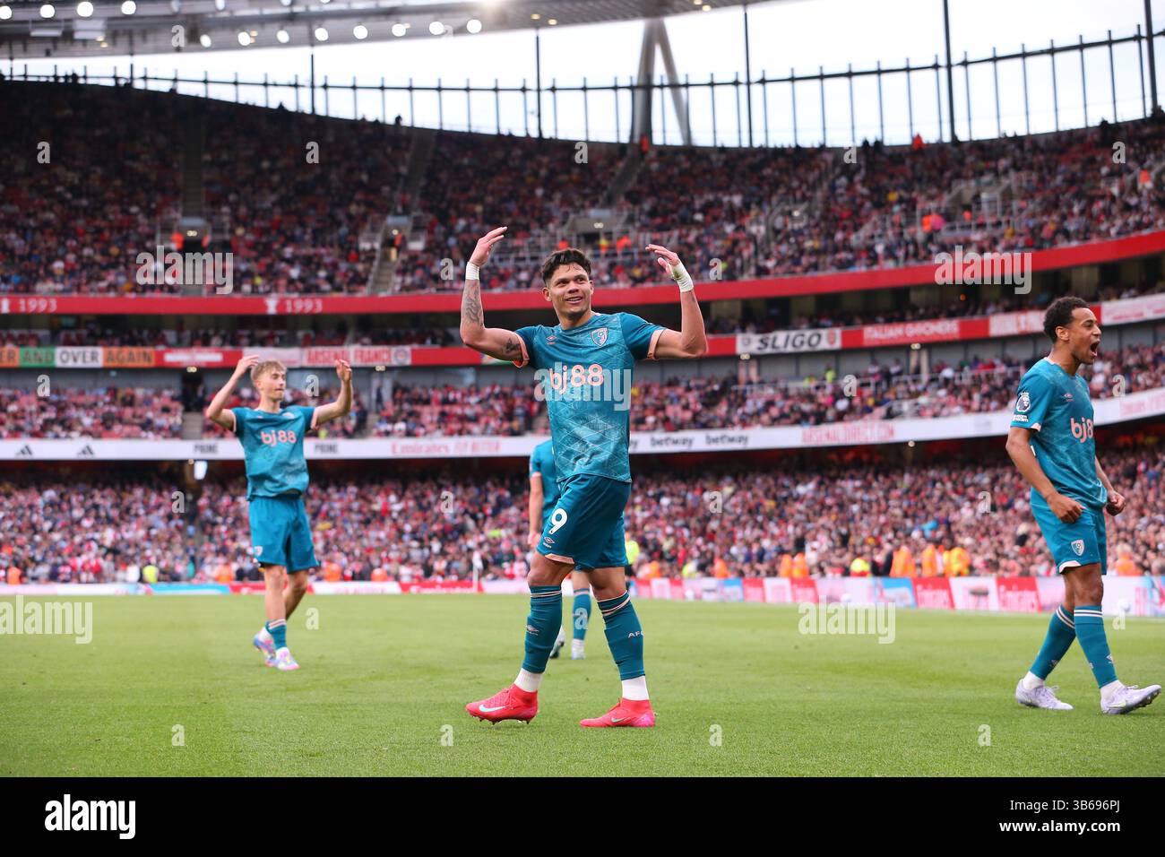 Emirates Stadium, London, UK. 3rd May, 2025. Premier League Football ...