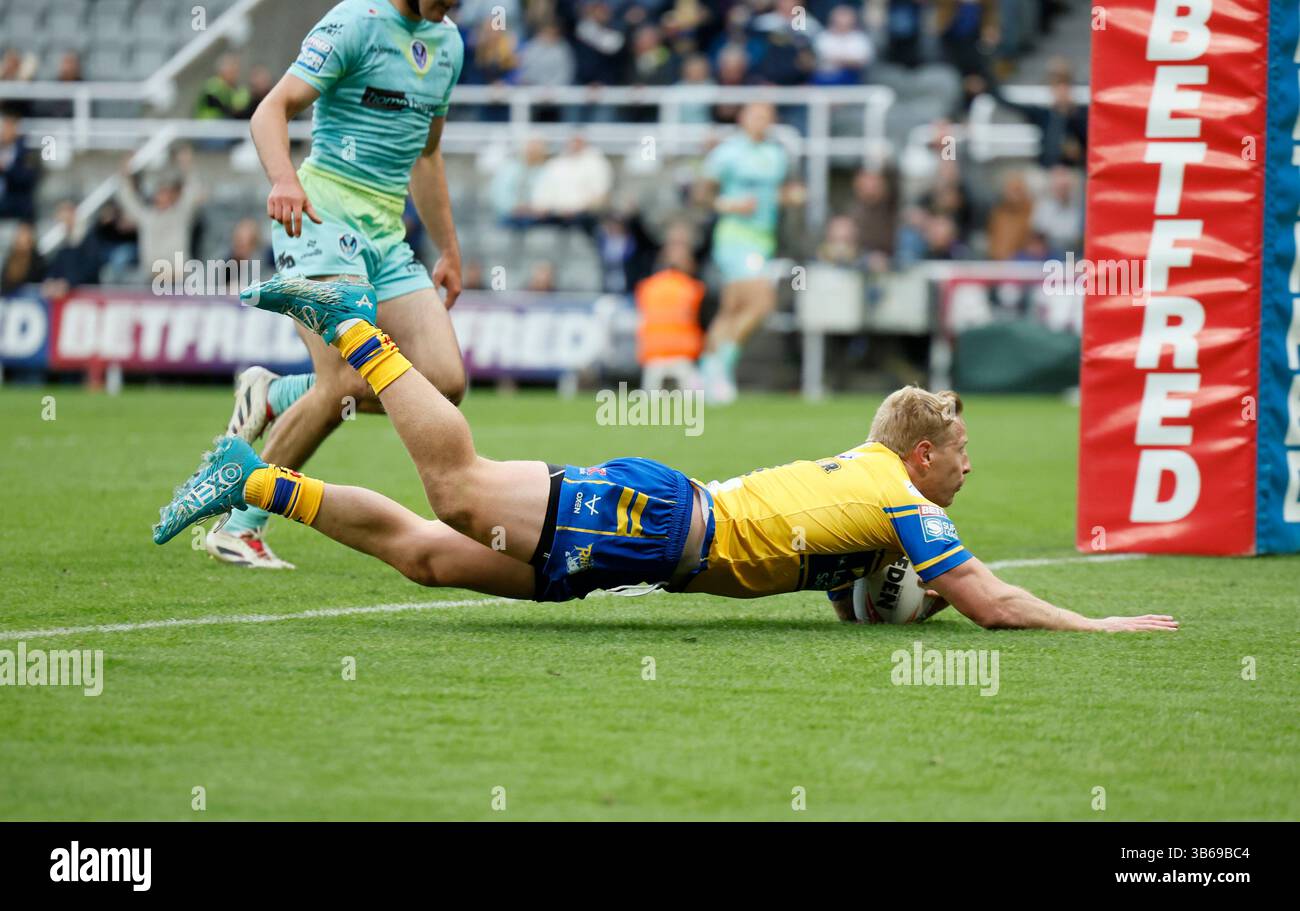 Leeds' Lachlan Miller scores their sides second try during the Betfred ...