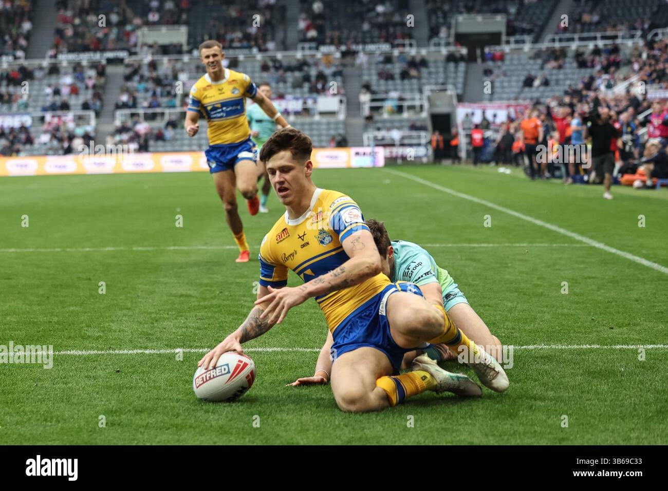 Newcastle, UK. 03rd May, 2025. Riley Lumb of Leeds Rhinos goes over for ...