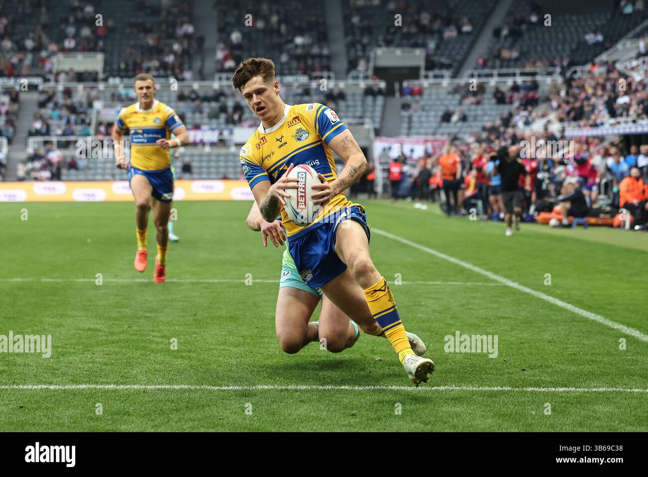 Newcastle, UK. 03rd May, 2025. Riley Lumb of Leeds Rhinos goes over for ...