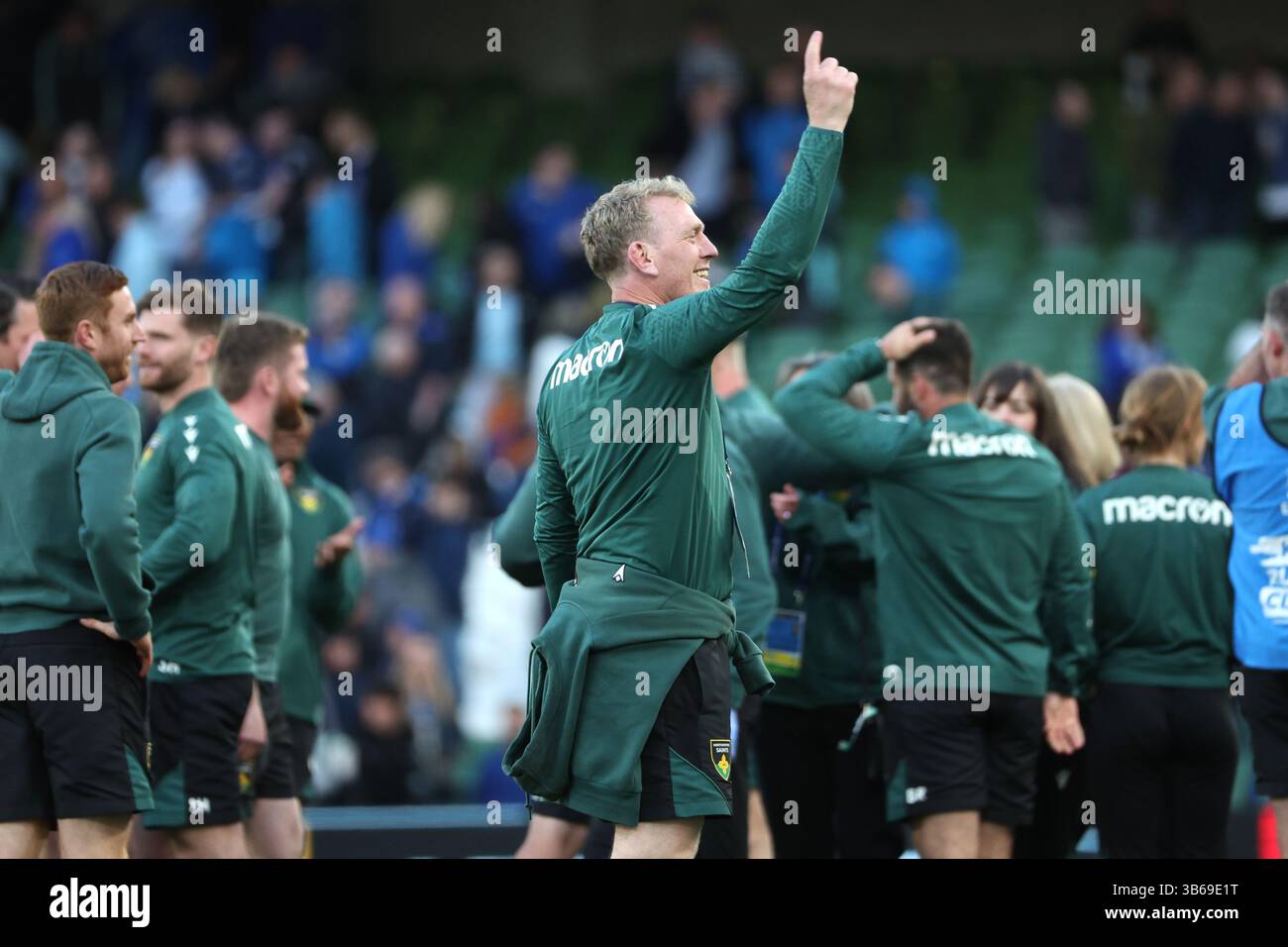 Northampton Saints head coach Sam Vesty celebrates with players ...