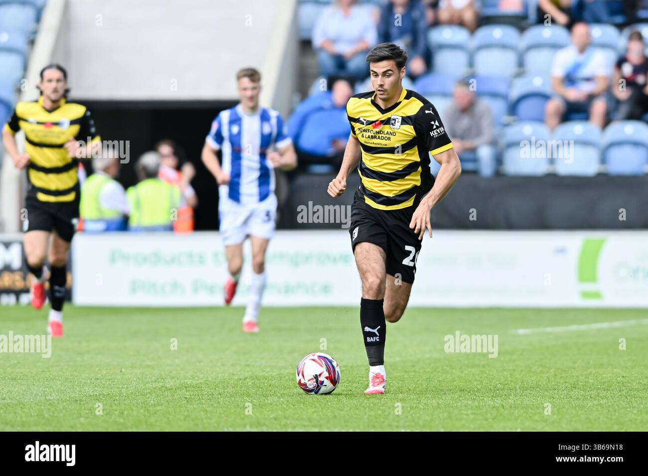Issac Fletcher (26 Barrow) cgf during the Sky Bet League 2 match ...