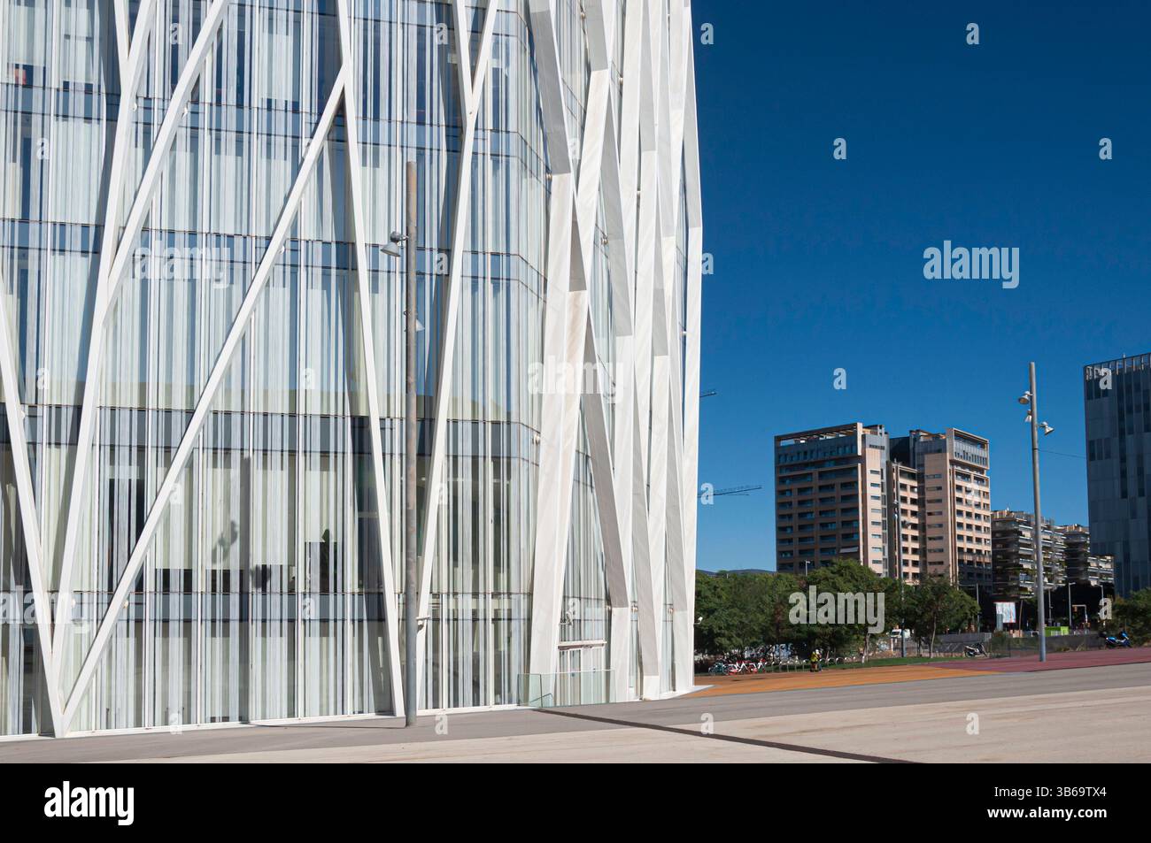Diagonal Zero Zero, also known as Torre Diagonal One, designed by Emba ...