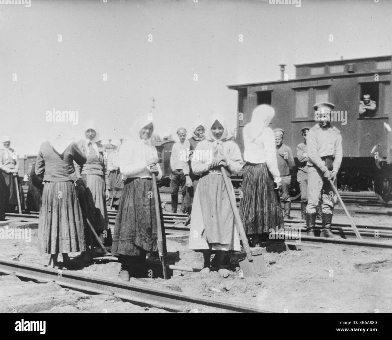 Russian women working on the railway, circa 1917 Stock Photo - Alamy