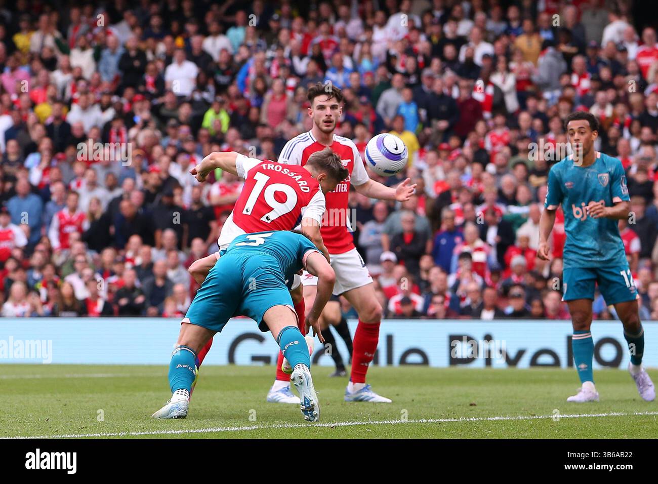 Emirates Stadium, London, UK. 3rd May, 2025. Premier League Football ...