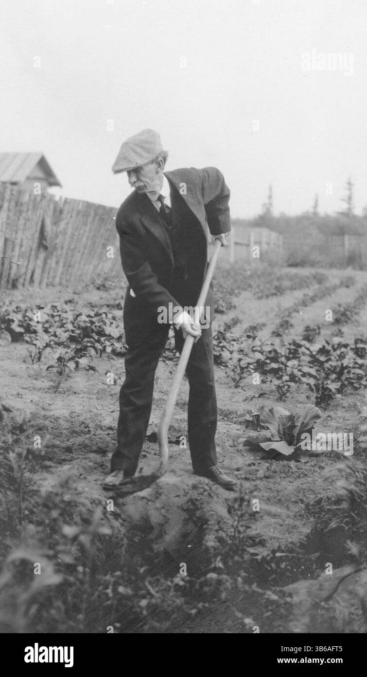 Portrait man working in Black and White Stock Photos & Images - Alamy