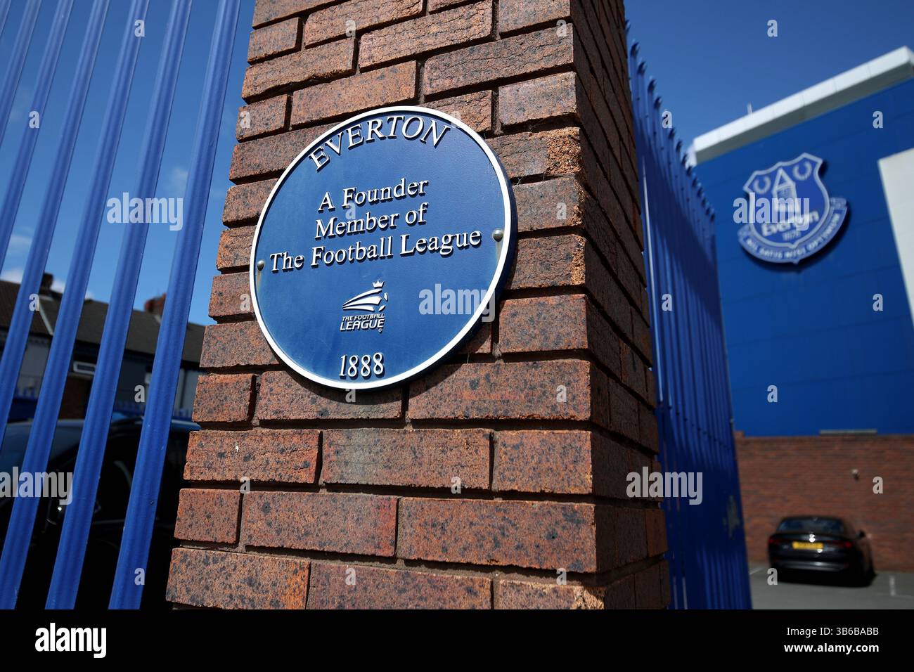 Liverpool, UK. 3rd May, 2025. A blue national heritage plaque outside ...