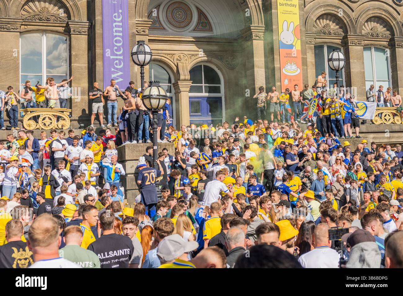 Leeds, UK. 03 MAY, 2025. Leeds United fans celebrate on the steps of ...