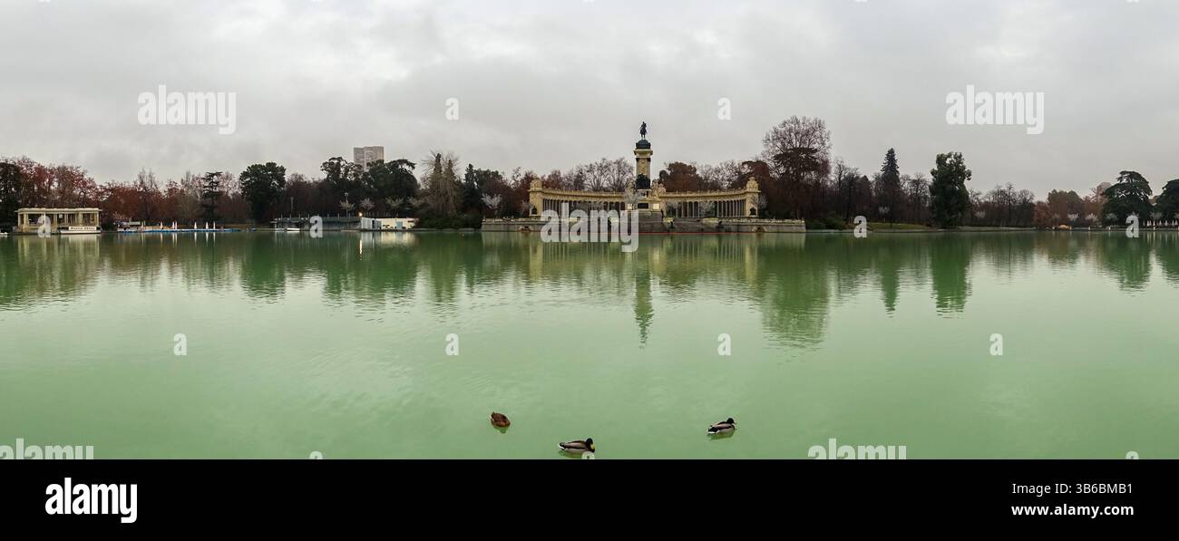Famous El Retiro Good Retreat UNESCO World Heritage Site Urban Park ...