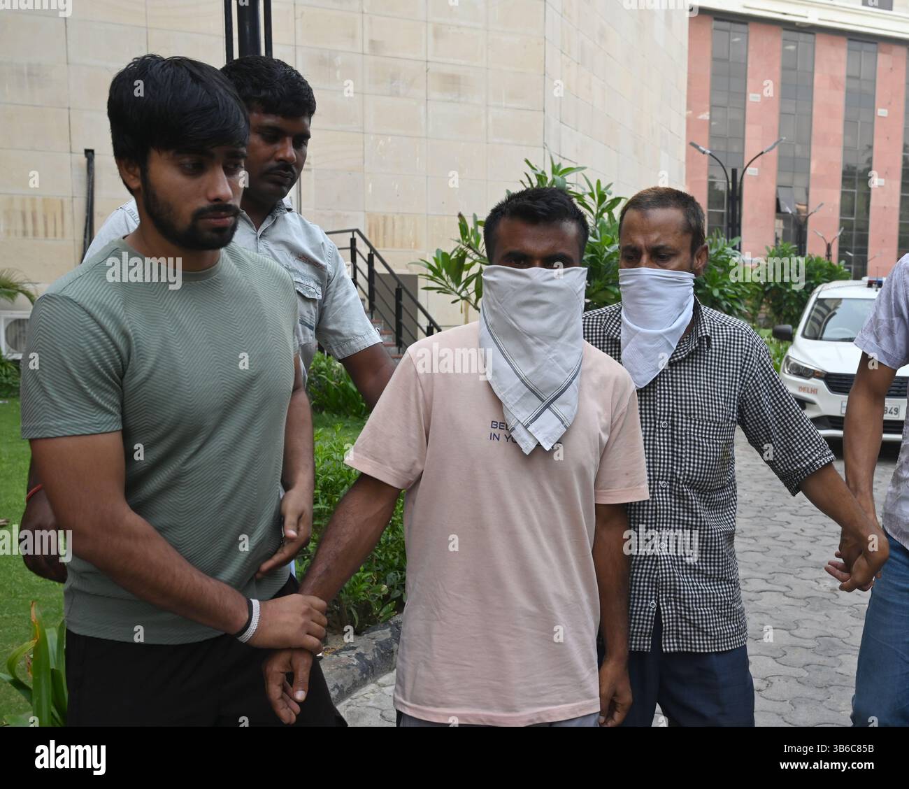 NEW DELHI, INDIA - MAY 3: Delhi Police arrest Bangladeshi Chand Miya ...