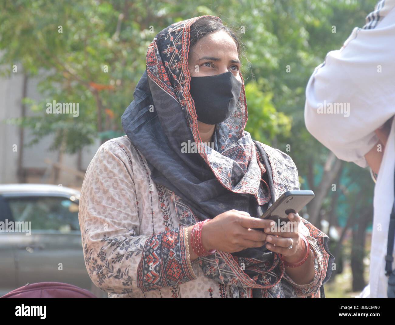 AMRITSAR, INDIA - MAY 3: Indian passport holder women at Attari ...