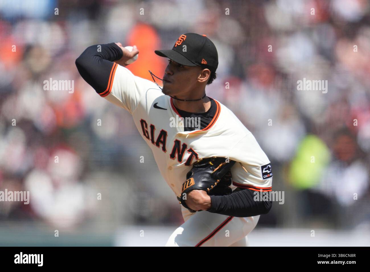 San Francisco Giants pitcher Randy Rodríguez throws against the ...
