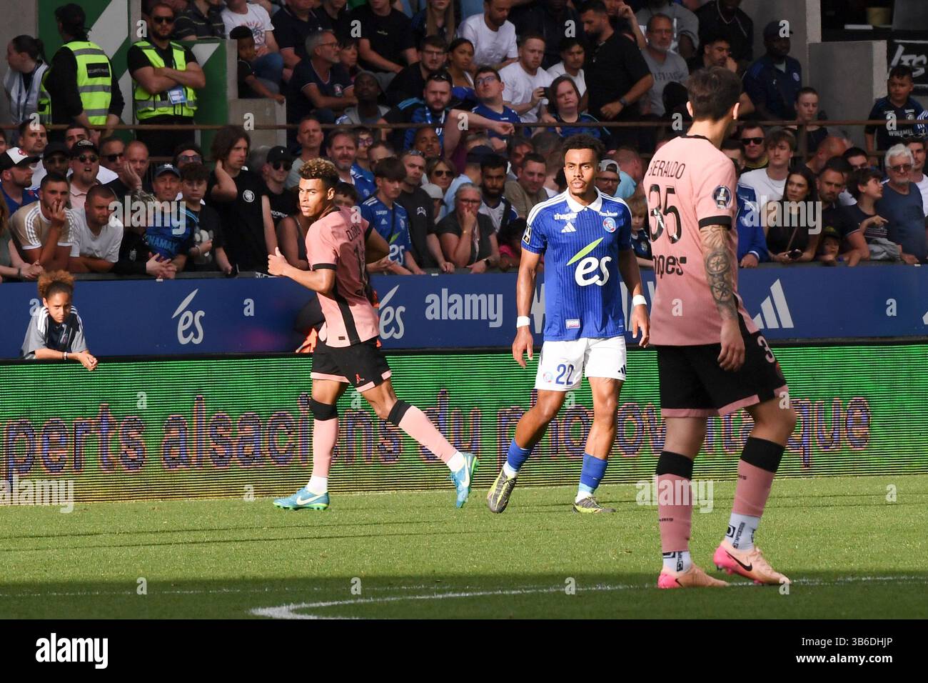 22 Guela DOUE (rcsa) - 14 Desire DOUE (psg) during the Ligue 1 McDonald ...
