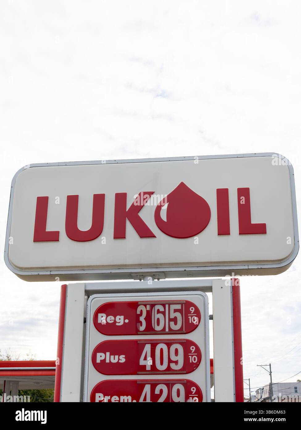Lukoil gas station store hi-res stock photography and images - Alamy