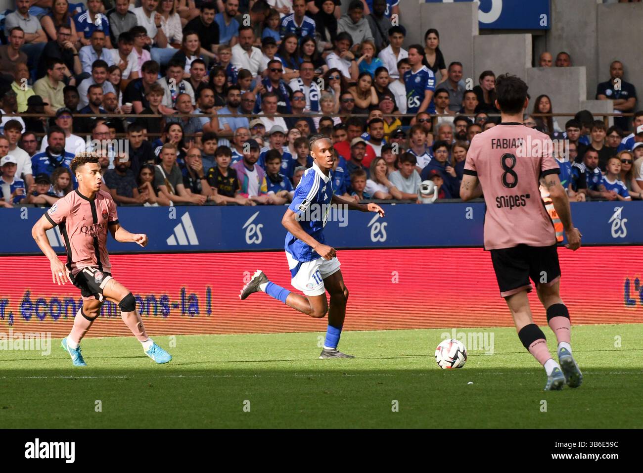14 Desire DOUE (psg) - 10 Emmanuel Esseh EMEGHA (rcsa) during the Ligue 1 McDonald's match ...