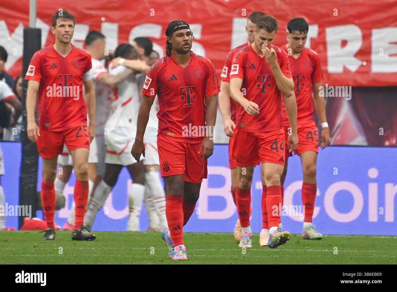 Leipzig, Deutschland. 03rd May, 2025. Bayern players after versus goal, Thomas MUELLER (M?LLER ...