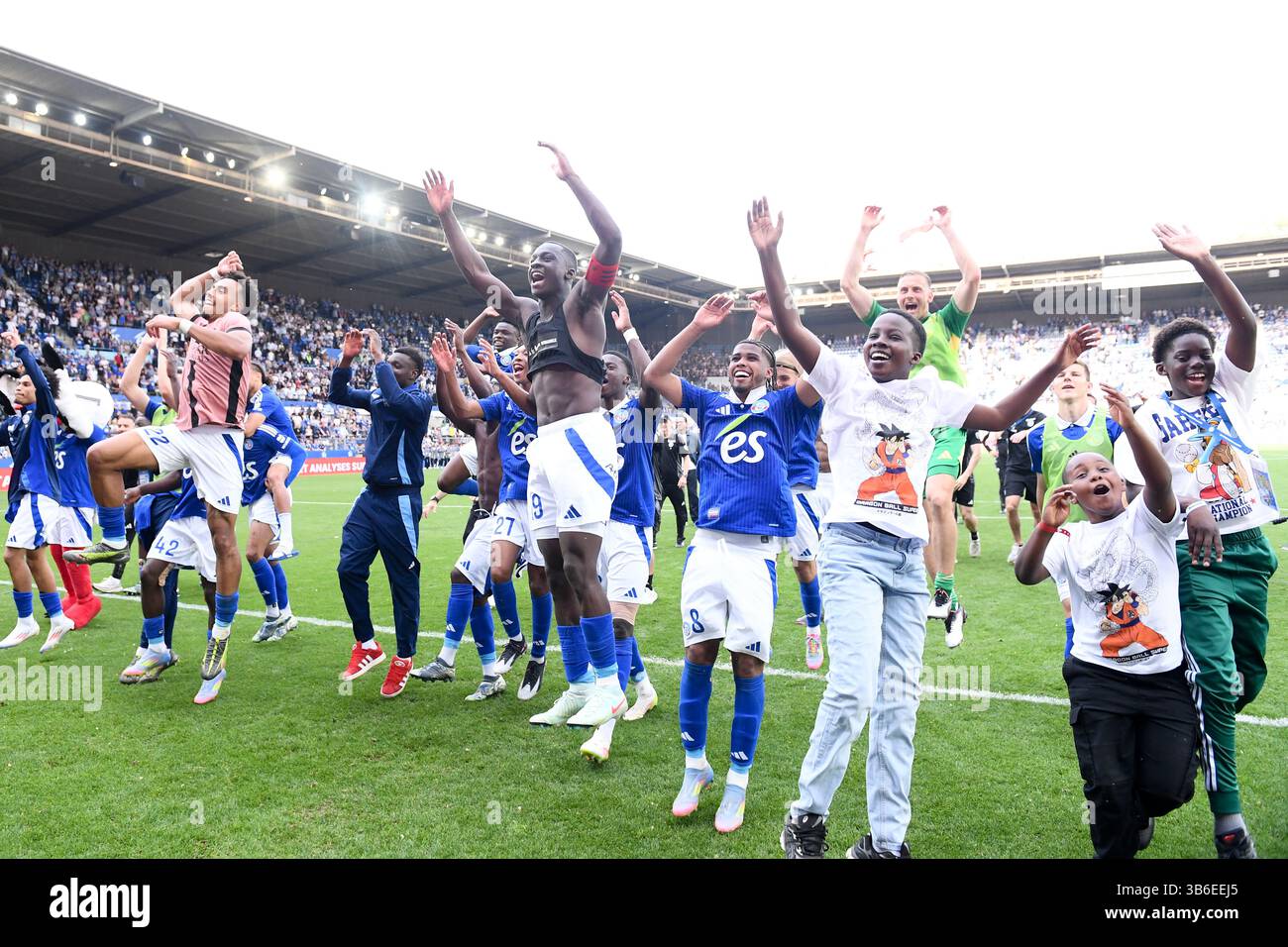 Equipe de football de Strasbourg RCSA during the Ligue 1 McDonald's match between Strasbourg and ...