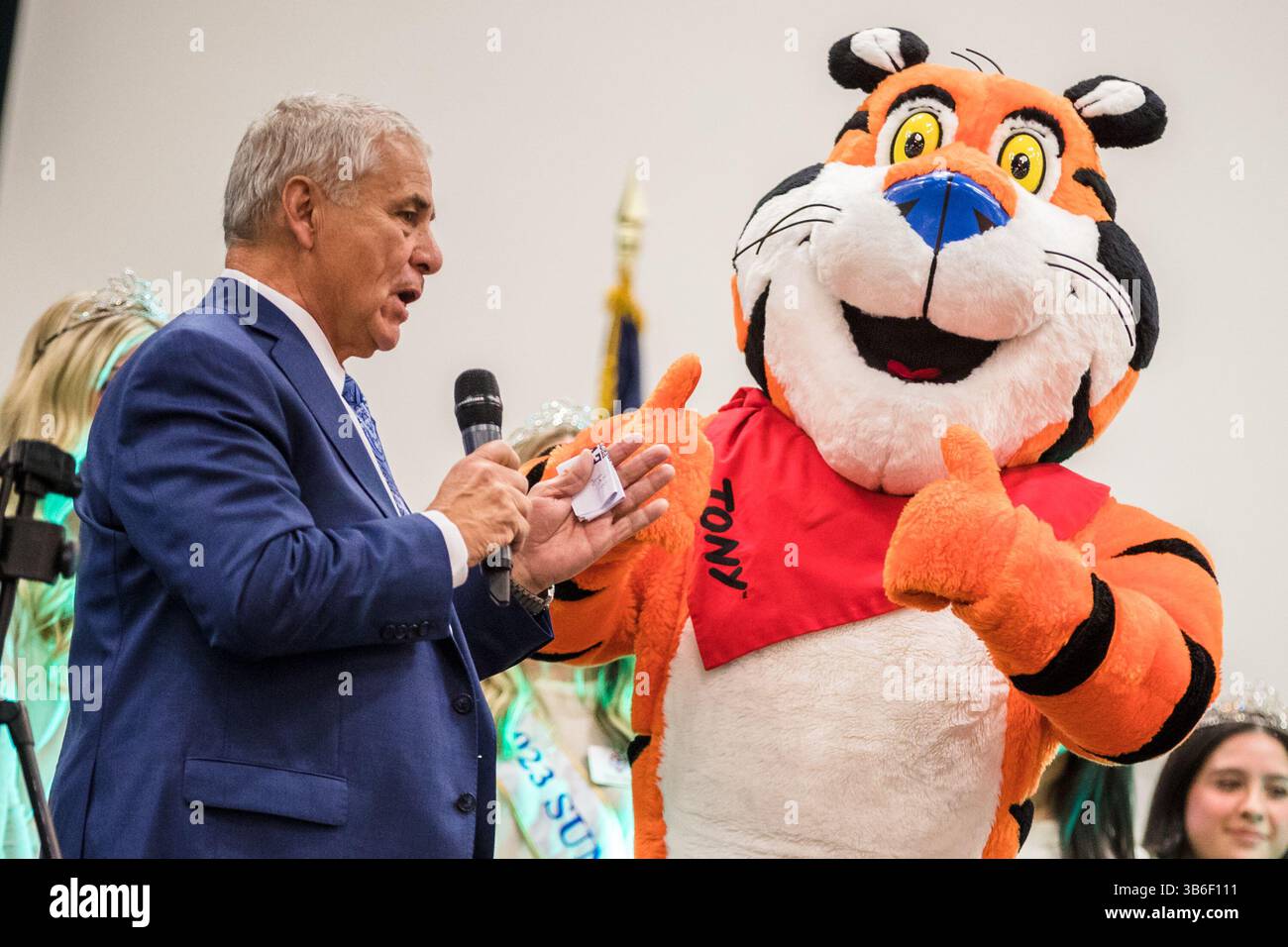Tony the tiger sun bowl hi-res stock photography and images - Alamy