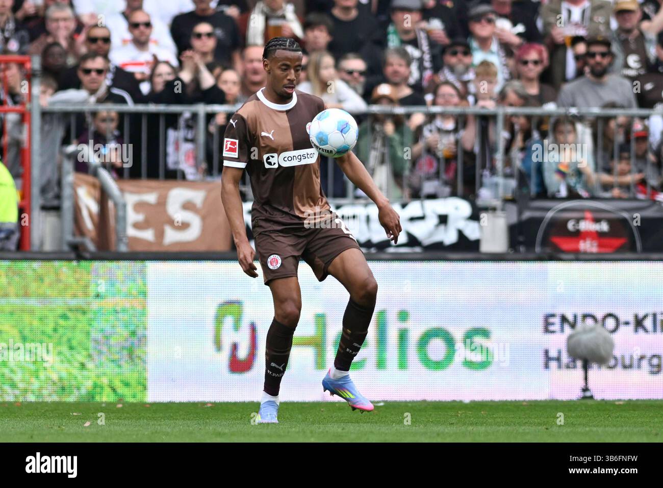 03.05.2025, Millerntorstadion, Hamburg, GER; 1. FBL, FC St. Pauli vs ...