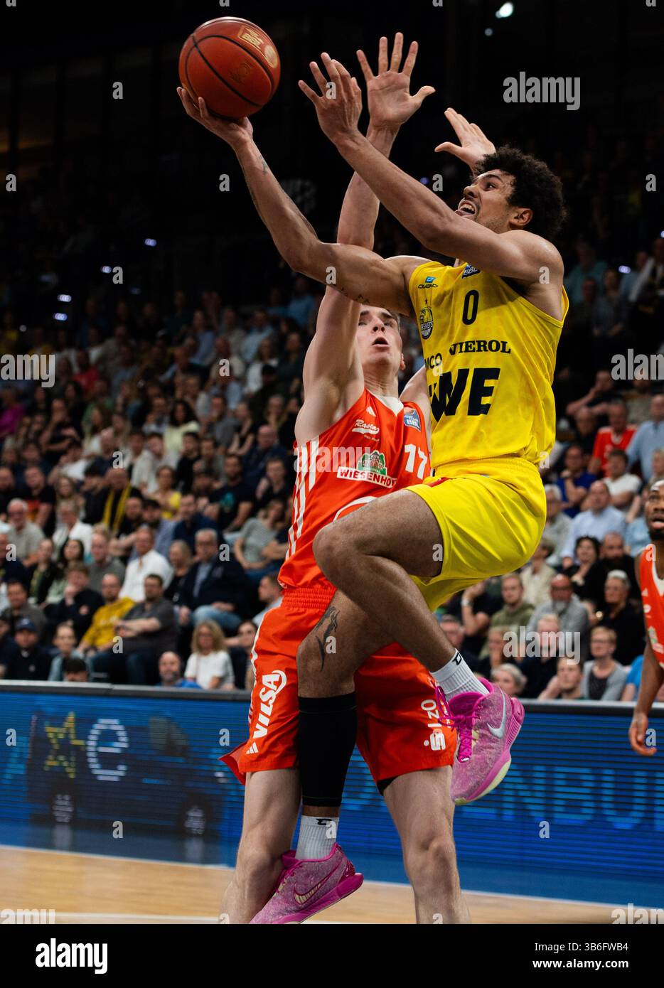 03.05.2025, EWE Arena, Oldenburg, GER, easy Credit-BBL, EWE Baskets ...