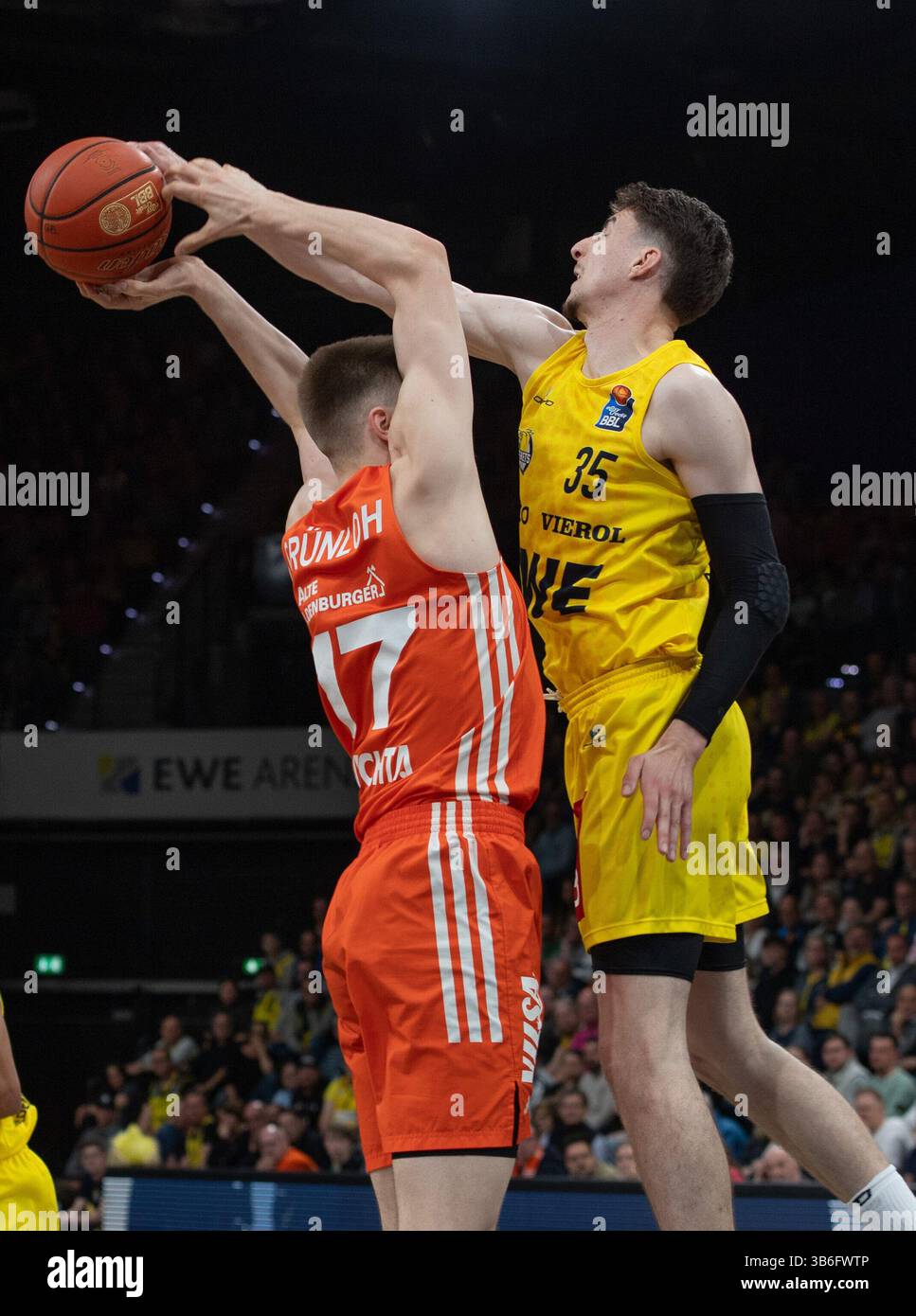 03.05.2025, EWE Arena, Oldenburg, GER, easy Credit-BBL, EWE Baskets ...