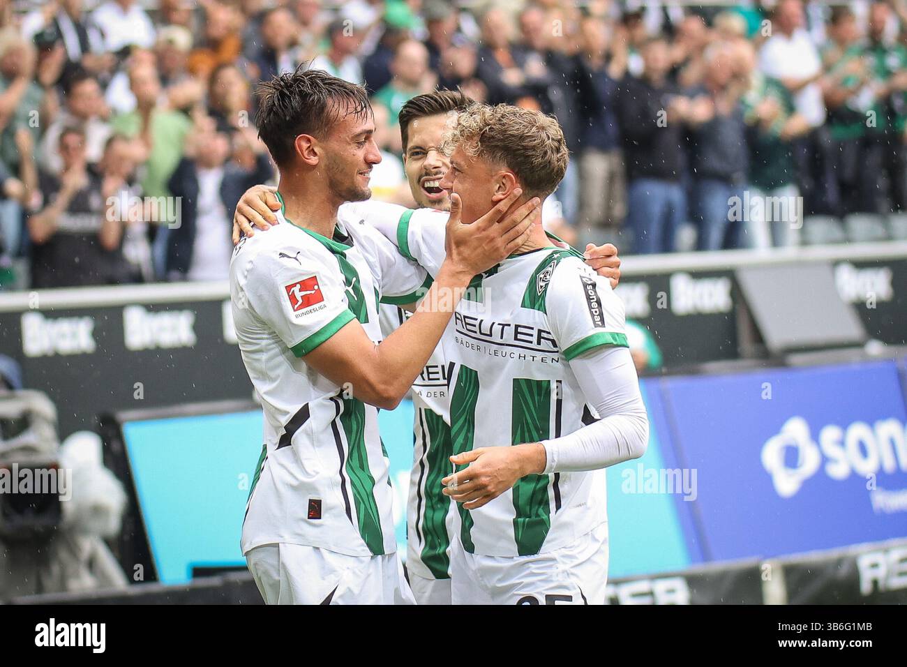 Jubel nach dem 1:0 durch Fabio Chiarodia (Borussia M?nchengladbach #2) -- 1. Fussball Bundesliga ...