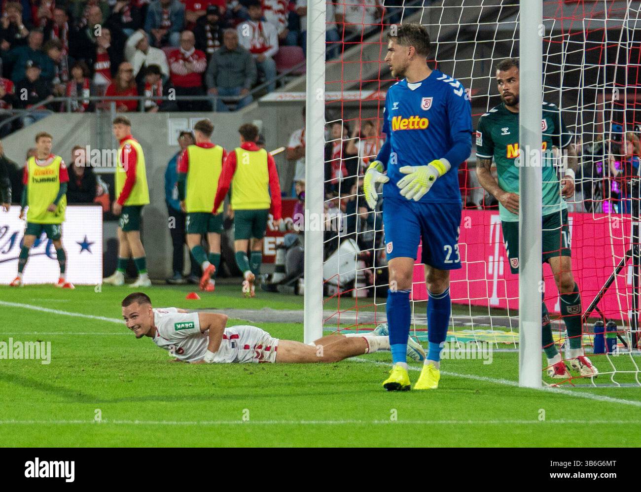 Tim Lemperle (1. FC Koeln, #19) verpasst die Führung für den 1.FC Köln ...
