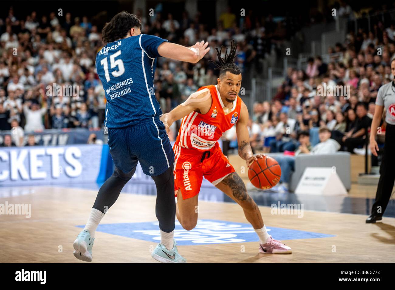 Marcel Ke?en (MLP-Academics Heidelberg, 15) und Nelson Weidemann ...