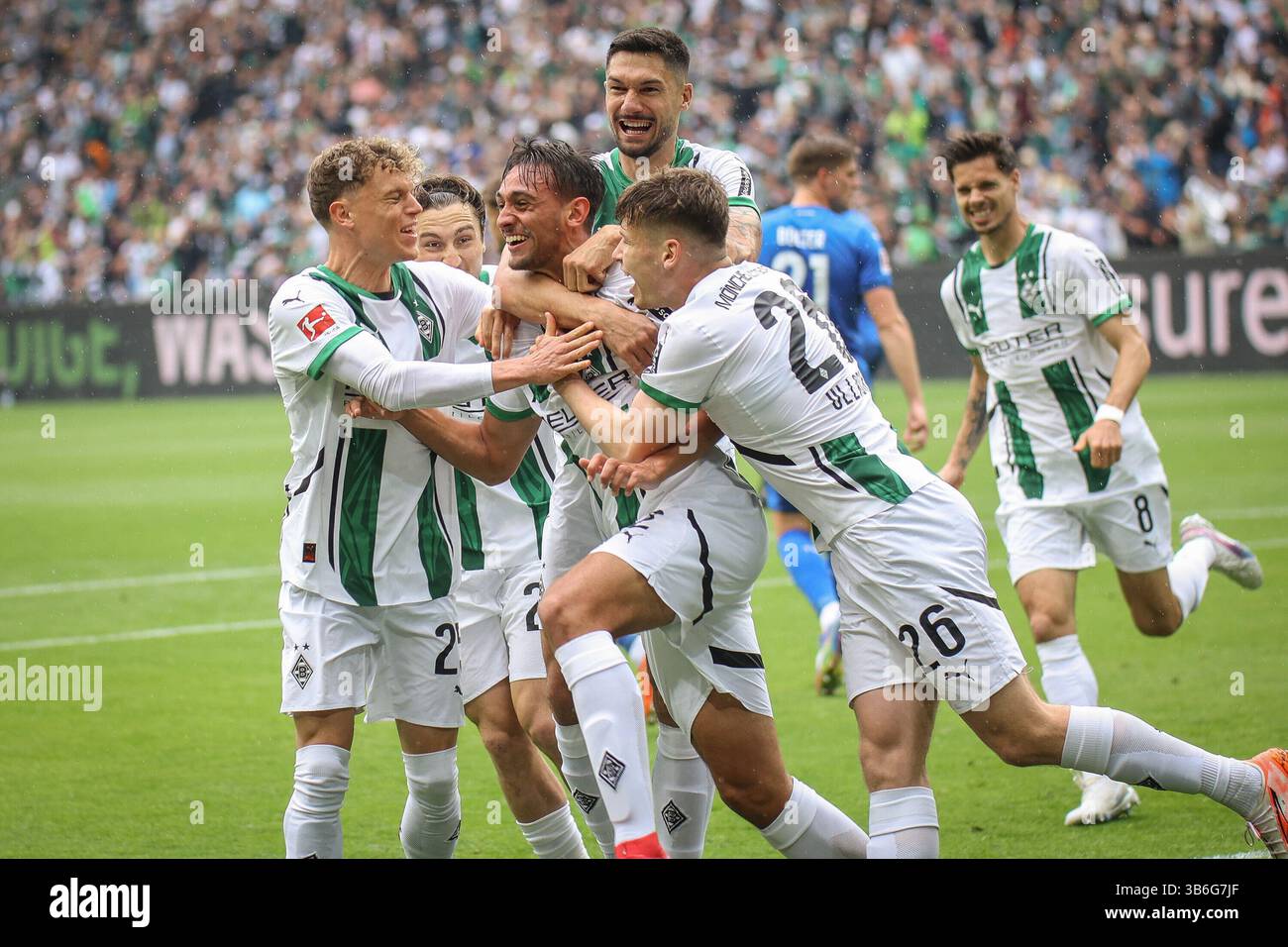 Jubel nach dem 1:0 durch Fabio Chiarodia (Borussia M?nchengladbach #2) -- 1. Fussball Bundesliga ...