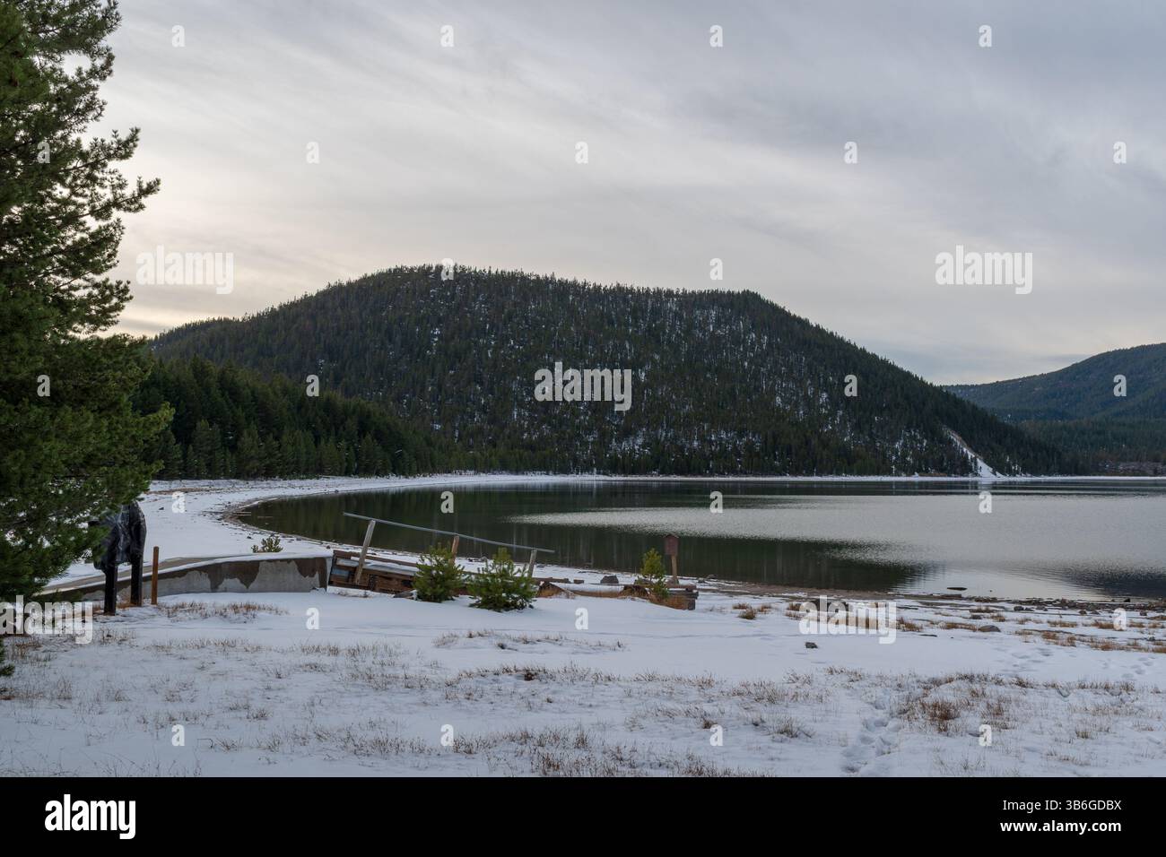 The Newberry Crater in Newberry National Volcanic Monument is home to ...