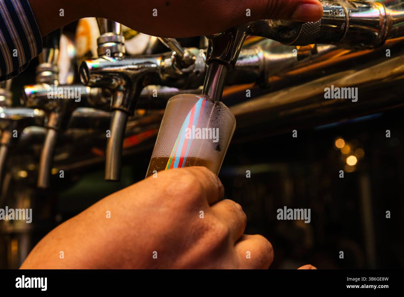 Beer glass golden foamy drink hi-res stock photography and images - Alamy