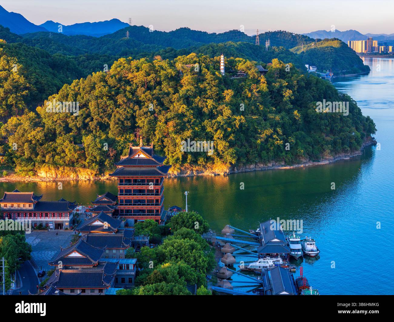 Aerial view of Tongjun Mountain Scenic Area in Tonglu County, Hangzhou, China Stock Photo - Alamy