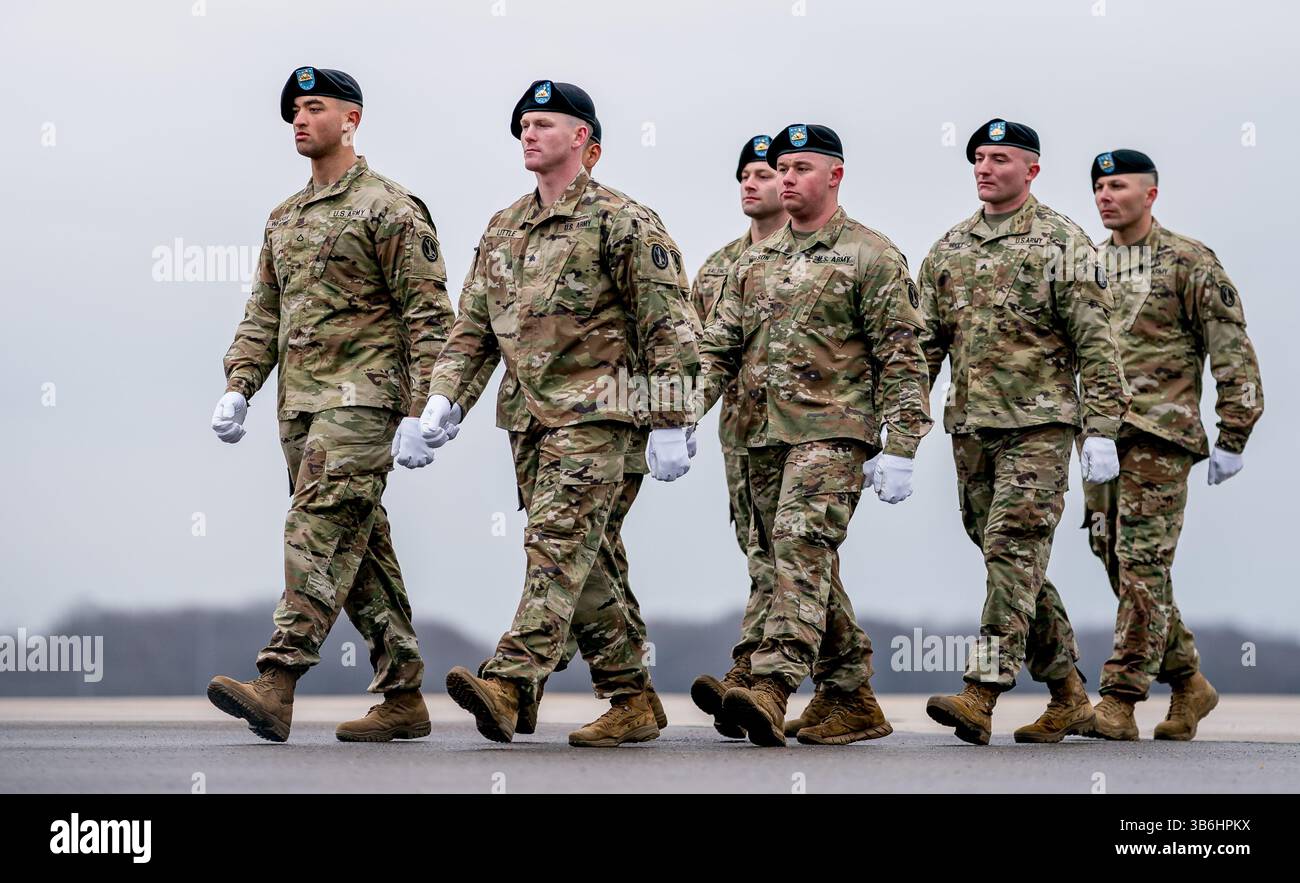 Staff sergeant austin sanders hi-res stock photography and images - Alamy