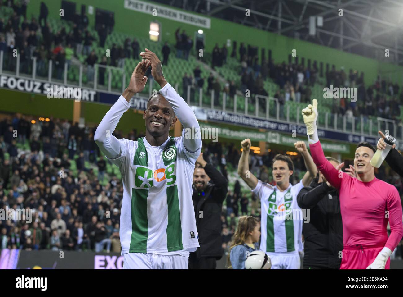 GRONINGEN - Noam Emeran of FC Groningen celebrates victory with ...