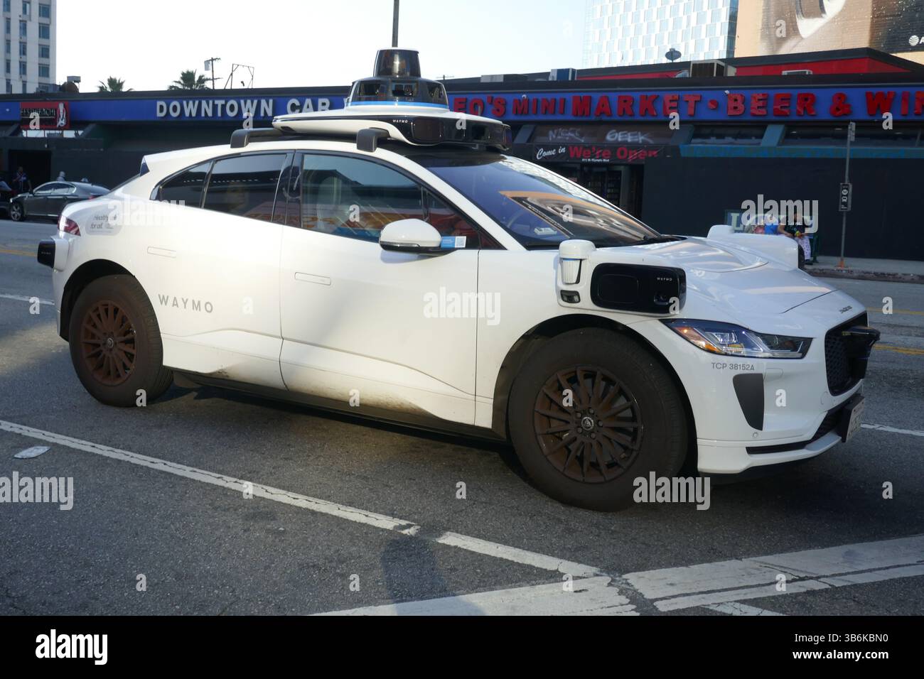 Los Angeles, California, USA 2nd May 2025 Waymo Driverless Car in ...