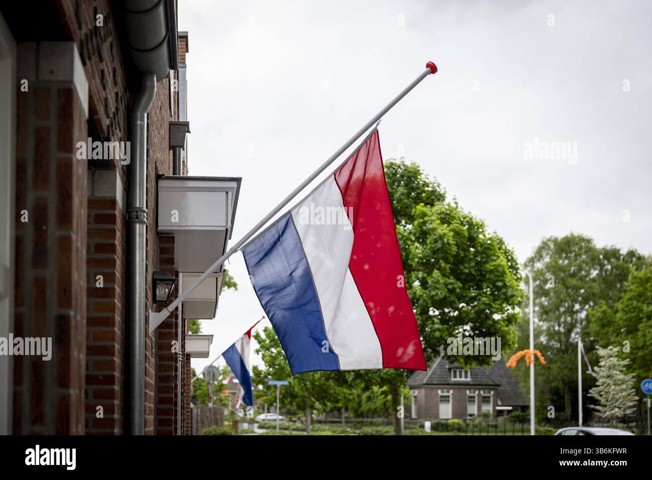 HOLTEN - A Dutch flag hangs at half-mast on May 4 for Remembrance of ...