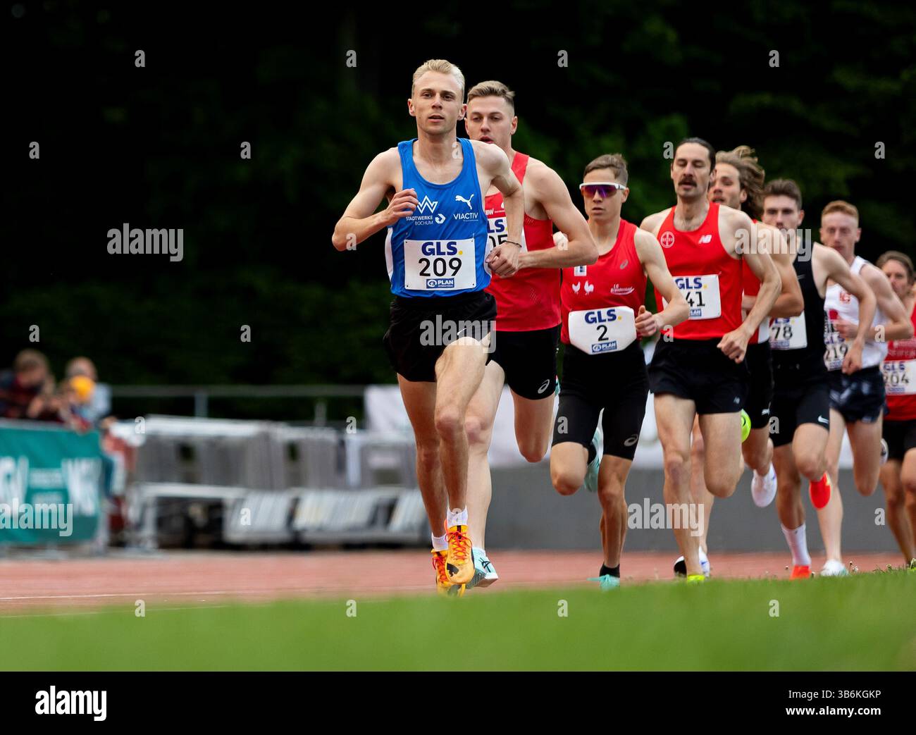 Hamburg, Deutschland. 03rd May, 2025. Auf dem Weg zum Deutschen ...