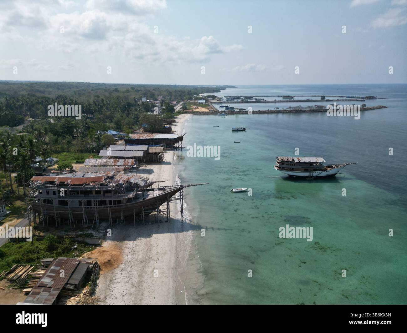 Bugis tribe hi-res stock photography and images - Alamy