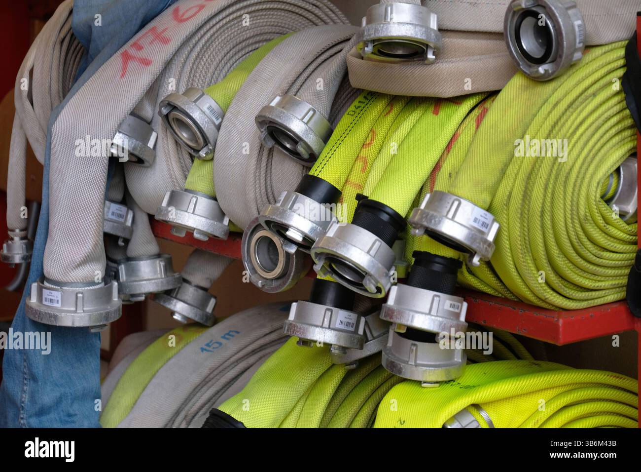 Feuerwehr-Blaulicht Feuerwehr in verschiedenen Bildern und Aktionen in ...