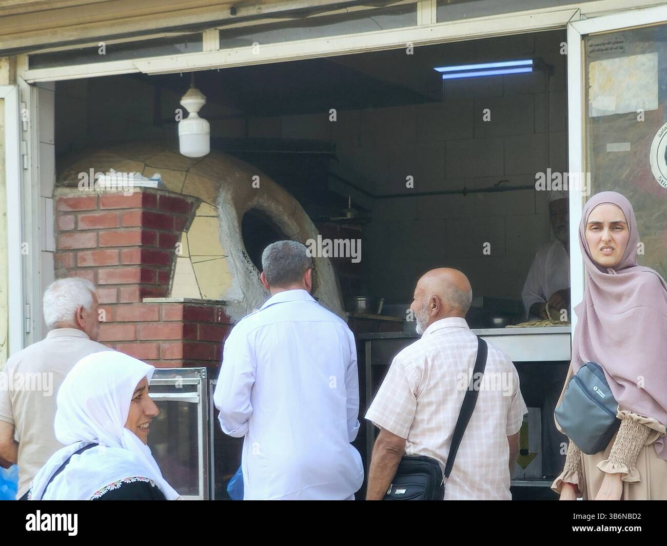 Mecca, Saudi Arabia, June 19 2024: Tameez or Tamees bread bakery and ...