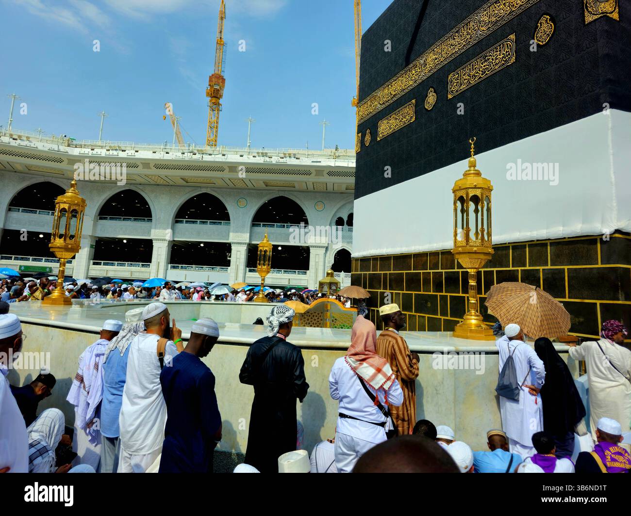 Mecca, Saudi Arabia, June 21 2024: the circumambulation of the grand ...