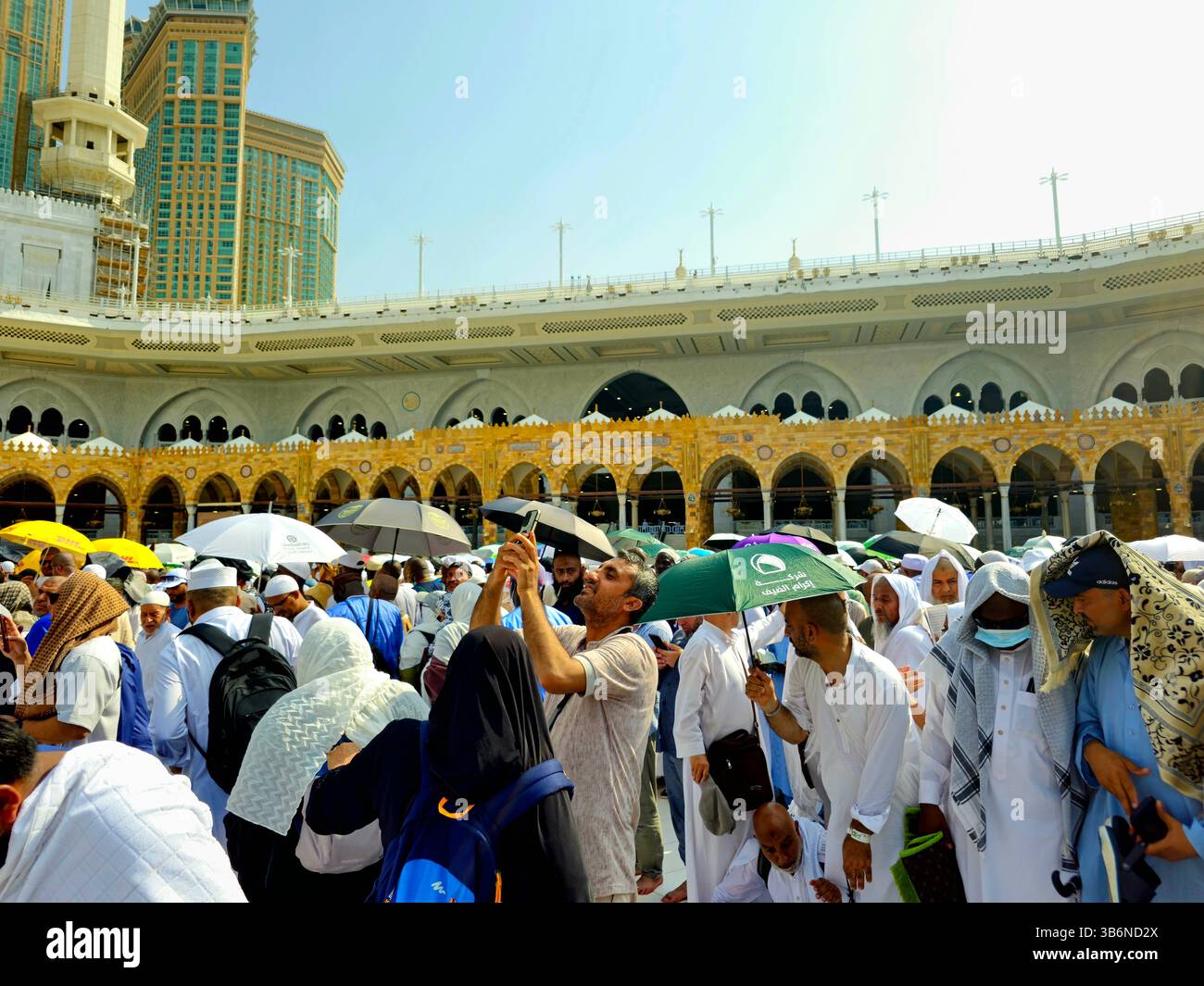 Mecca, Saudi Arabia, June 21 2024: the circumambulation of the grand ...