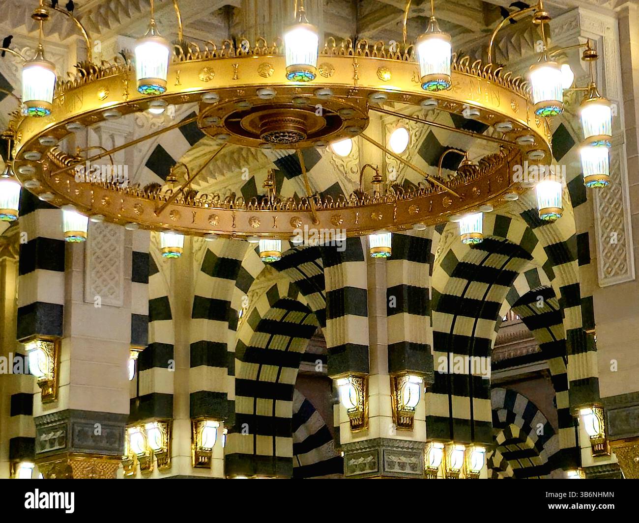Medina, Saudi Arabia, June 26 2024: The lights of the Prophet's Mosque ...
